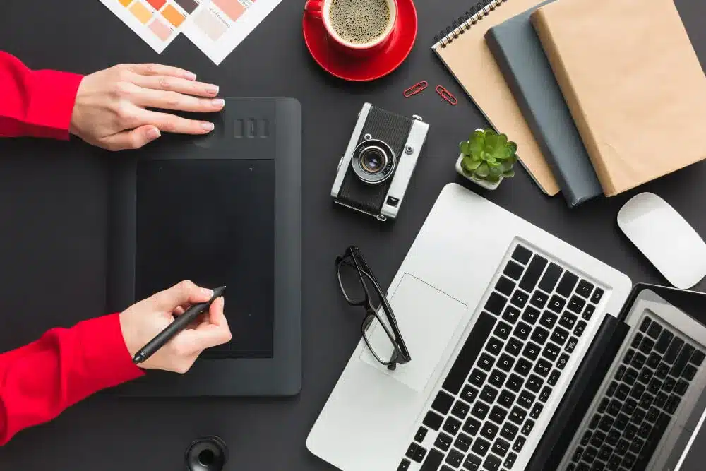 Elevating Brands: The Artistry of Luxury Graphic Design